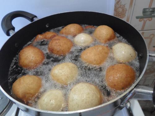 Puff Puff Recipe... How To Make Nigerian Snacks Easily